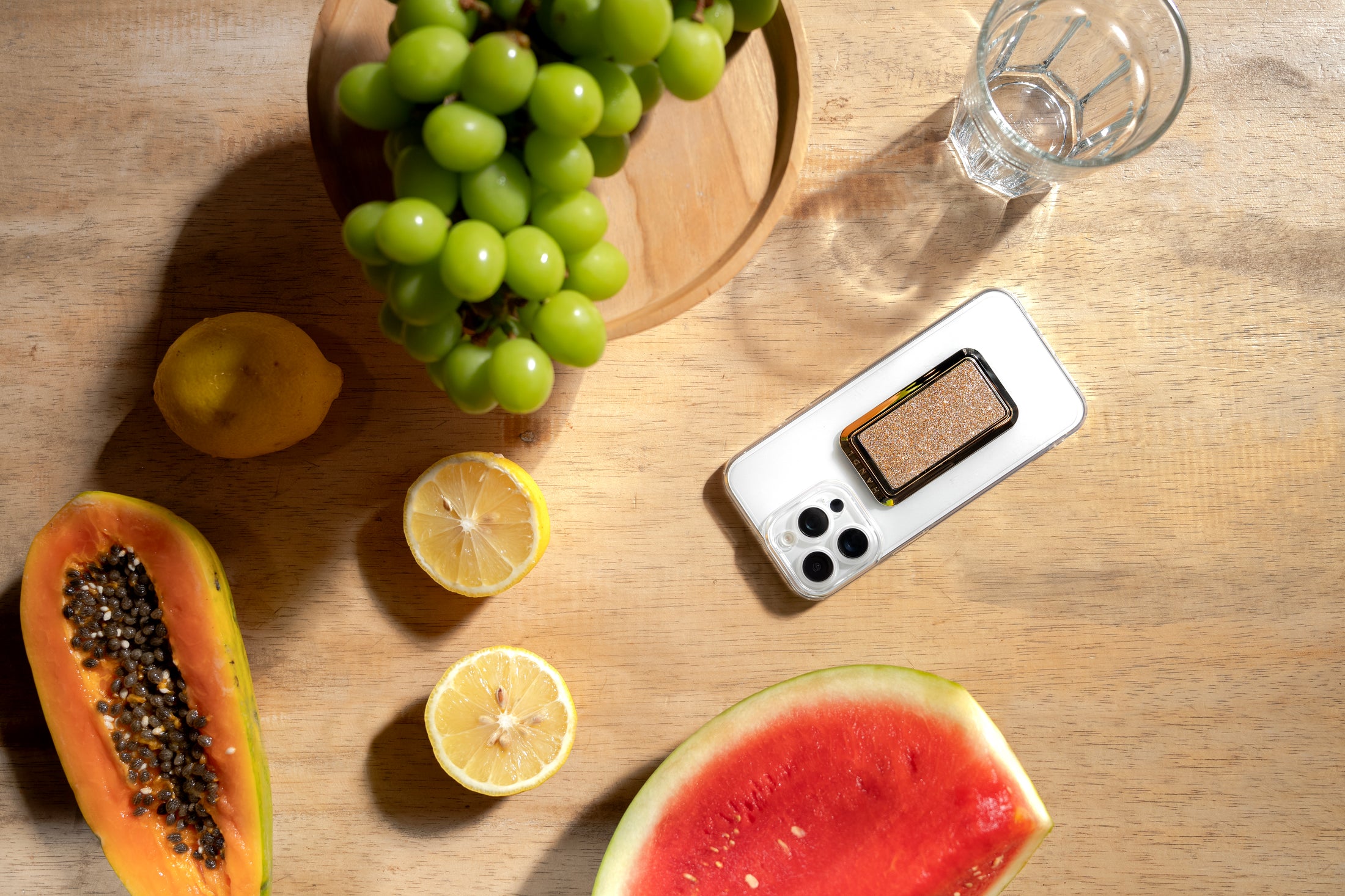 HANDL New York | The Perfect Phone Grip + Stand